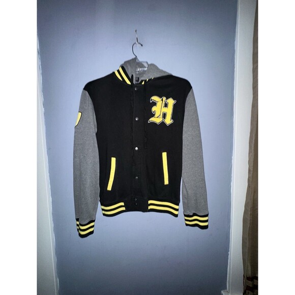 Warner Bros. | Jackets & Coats | Harry Potter Hufflepuff Varsity Jacket ...